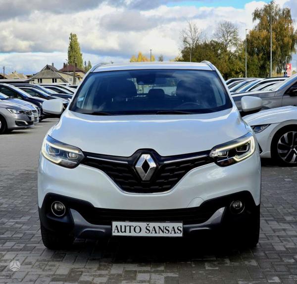 Renault Kadjar 2016 in Taurage on AUTOMOTO.COM.LV White Renault Kadjar 2016 in Taurage, with an engine capacity of 1.20 L and mileage of 172 thousand km for 6200 €, photo 4 on AUTOMOTO.COM.LV