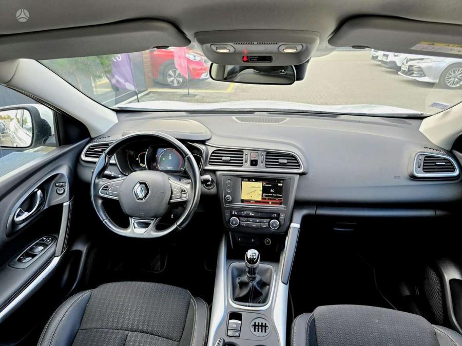 White Renault Kadjar 2016 in Taurage, with an engine capacity of 1.20 L and mileage of 172 thousand km for 6200 €, photo 15 on AUTOMOTO.COM.LV