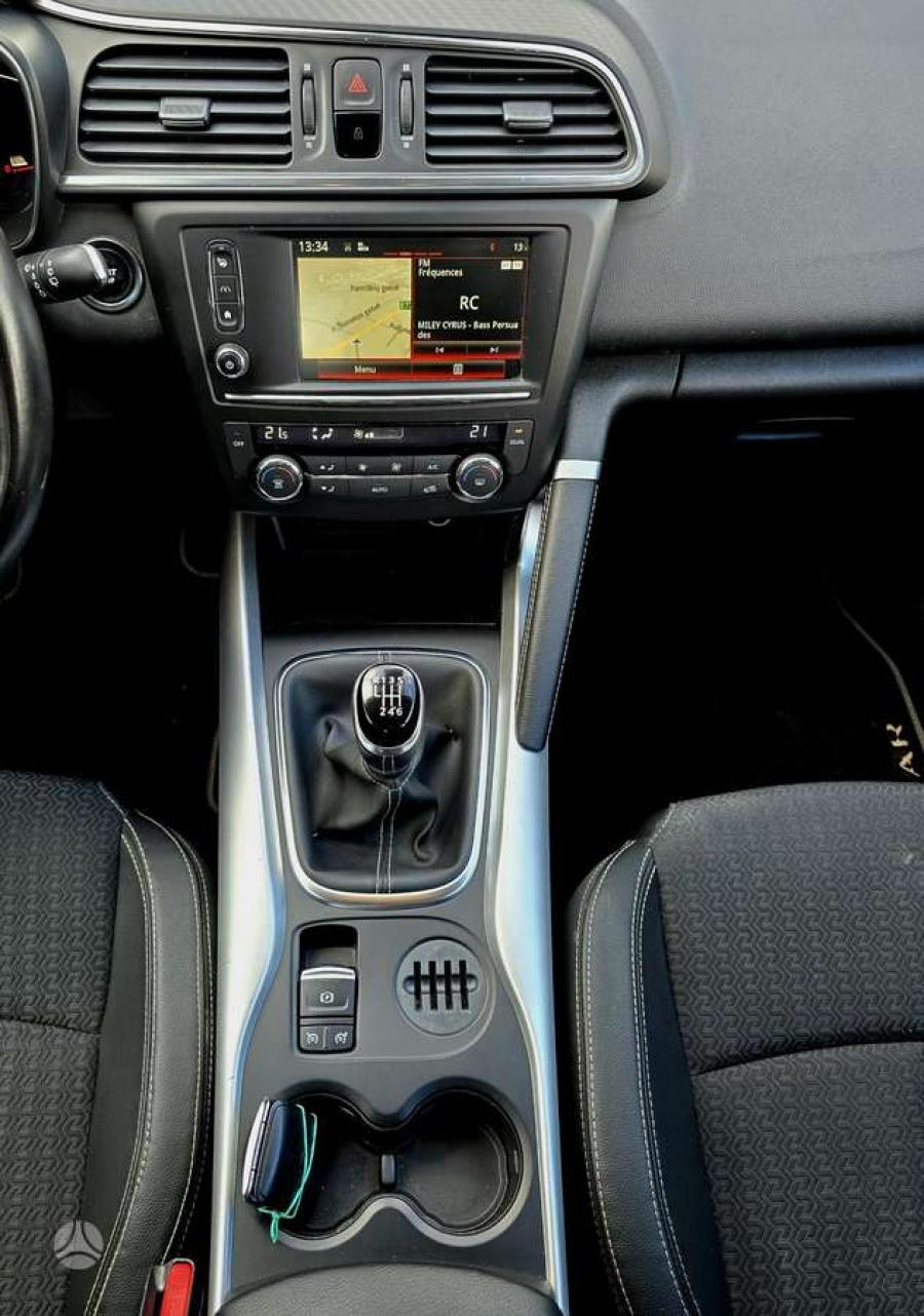 White Renault Kadjar 2016 in Taurage, with an engine capacity of 1.20 L and mileage of 172 thousand km for 6200 €, photo 20 on AUTOMOTO.COM.LV