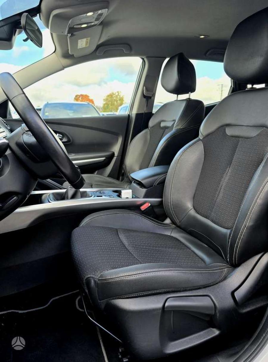 White Renault Kadjar 2016 in Taurage, with an engine capacity of 1.20 L and mileage of 172 thousand km for 6200 €, photo 22 on AUTOMOTO.COM.LV