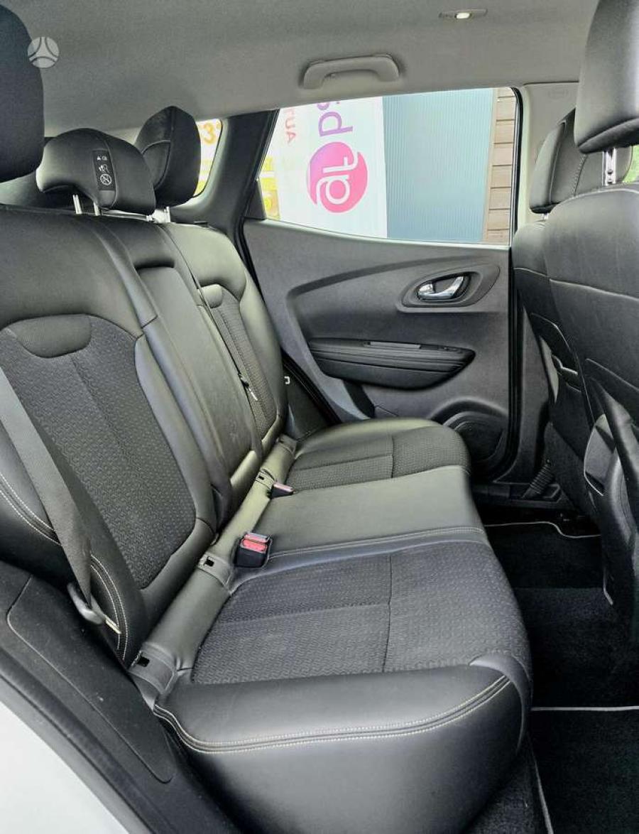 White Renault Kadjar 2016 in Taurage, with an engine capacity of 1.20 L and mileage of 172 thousand km for 6200 €, photo 27 on AUTOMOTO.COM.LV