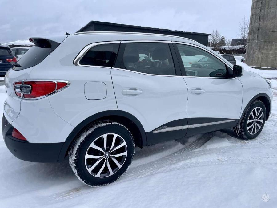 Balts Renault Kadjar 2017 Tauragė, ar dzinēja tilpumu 1.20 L un nobraukumu 88 tūkst. km par 8500 €, foto 4 vietnē AUTOMOTO.COM.LV