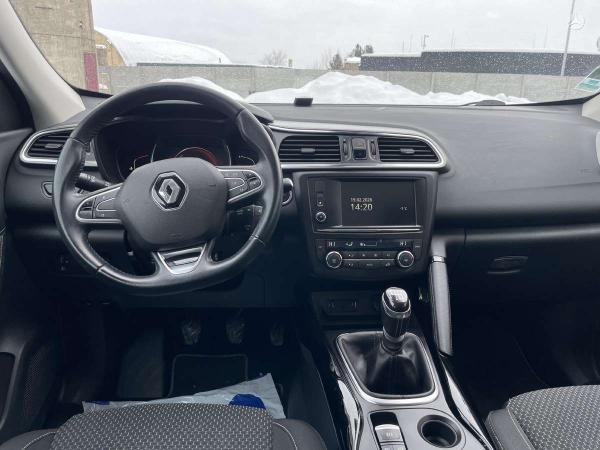 White Renault Kadjar 2017 in Taurage, with an engine capacity of 1.20 L and mileage of 88 thousand km for 8500 €, photo 6 on AUTOMOTO.COM.LV
