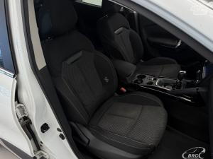 White Renault Kadjar 2018 in Avizieniai, with an engine capacity of 1.20 L and mileage of 101 thousand km for 11500 €, photo 8 on AUTOMOTO.COM.LV