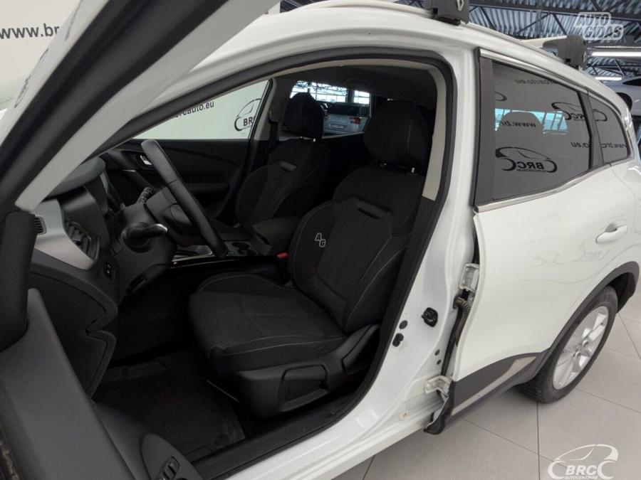White Renault Kadjar 2018 in Avizieniai, with an engine capacity of 1.20 L and mileage of 101 thousand km for 11500 €, photo 22 on AUTOMOTO.COM.LV