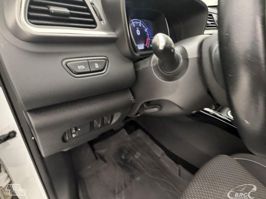 White Renault Kadjar 2018 in Avizieniai, with an engine capacity of 1.20 L and mileage of 101 thousand km for 11500 €, photo 24 on AUTOMOTO.COM.LV