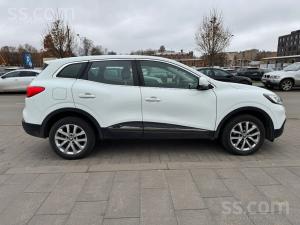 White Renault Kadjar 2018 in Riga, with an engine capacity of 1.20 L and mileage of 195 thousand km for 9500 €, photo 8 on AUTOMOTO.COM.LV