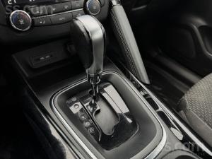 White Renault Kadjar 2018 in Riga, with an engine capacity of 1.20 L and mileage of 195 thousand km for 9500 €, photo 21 on AUTOMOTO.COM.LV