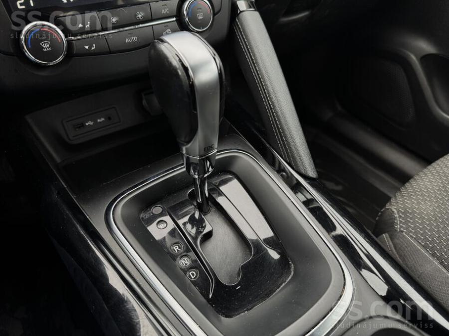 White Renault Kadjar 2018 in Riga, with an engine capacity of 1.20 L and mileage of 195 thousand km for 9500 €, photo 21 on AUTOMOTO.COM.LV