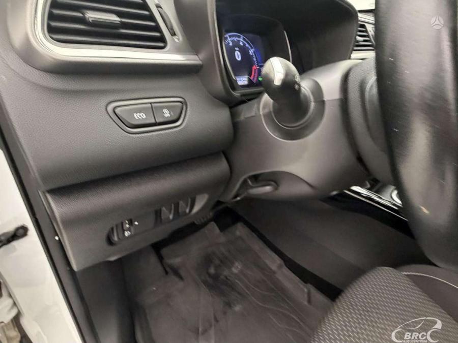 Balts Renault Kadjar 2018 Viļņa, ar dzinēja tilpumu 1.20 L un nobraukumu 101 tūkst. km par 9900 €, foto 25 vietnē AUTOMOTO.COM.LV