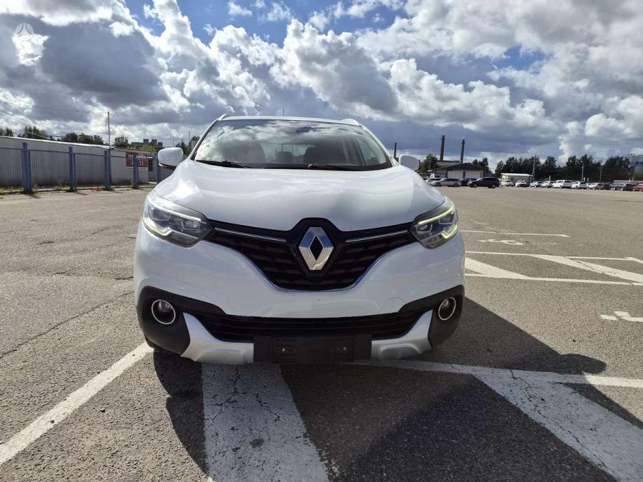 White Renault Kadjar 2018 in Panevezys, with an engine capacity of 1.46 L and mileage of 245 thousand km for 8300 €, photo 4 on AUTOMOTO.COM.LV