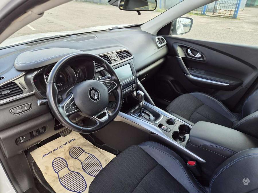 White Renault Kadjar 2018 in Panevezys, with an engine capacity of 1.46 L and mileage of 245 thousand km for 8300 €, photo 10 on AUTOMOTO.COM.LV