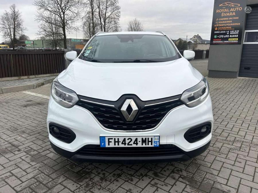 White Renault Kadjar 2019 in Taurage, with an engine capacity of 1.46 L and mileage of 180 thousand km for 8850 €, photo 2 on AUTOMOTO.COM.LV