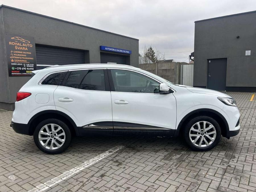 White Renault Kadjar 2019 in Taurage, with an engine capacity of 1.46 L and mileage of 180 thousand km for 8850 €, photo 4 on AUTOMOTO.COM.LV