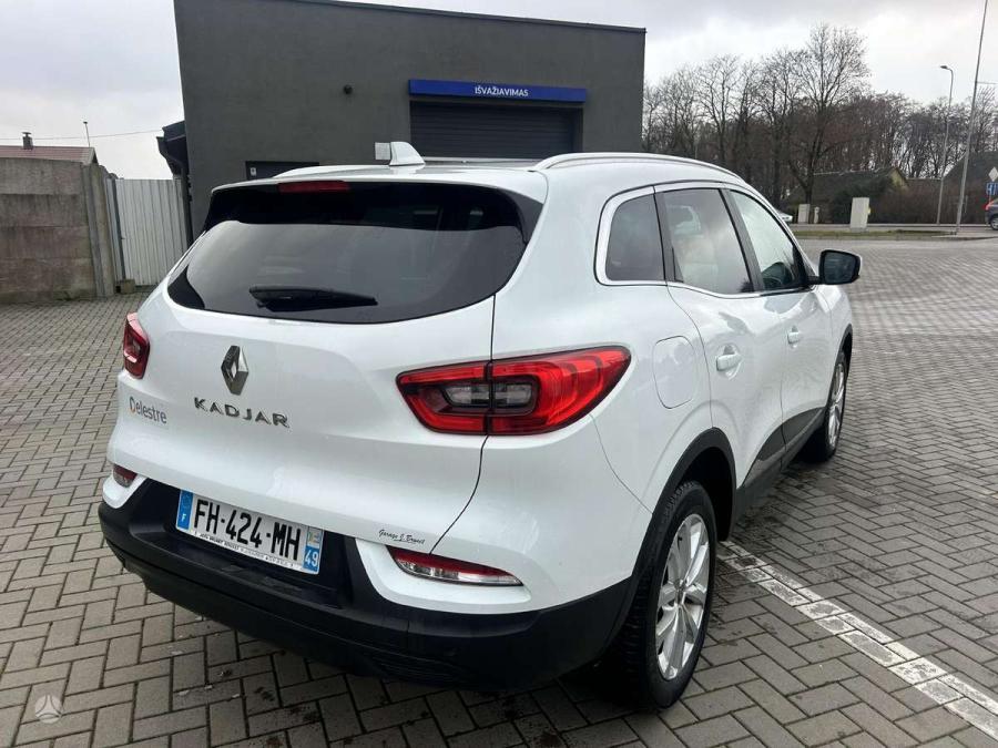 White Renault Kadjar 2019 in Taurage, with an engine capacity of 1.46 L and mileage of 180 thousand km for 8850 €, photo 5 on AUTOMOTO.COM.LV