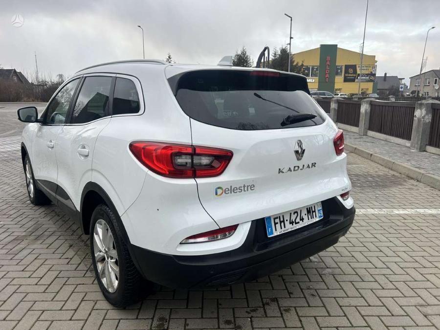 White Renault Kadjar 2019 in Taurage, with an engine capacity of 1.46 L and mileage of 180 thousand km for 8850 €, photo 7 on AUTOMOTO.COM.LV