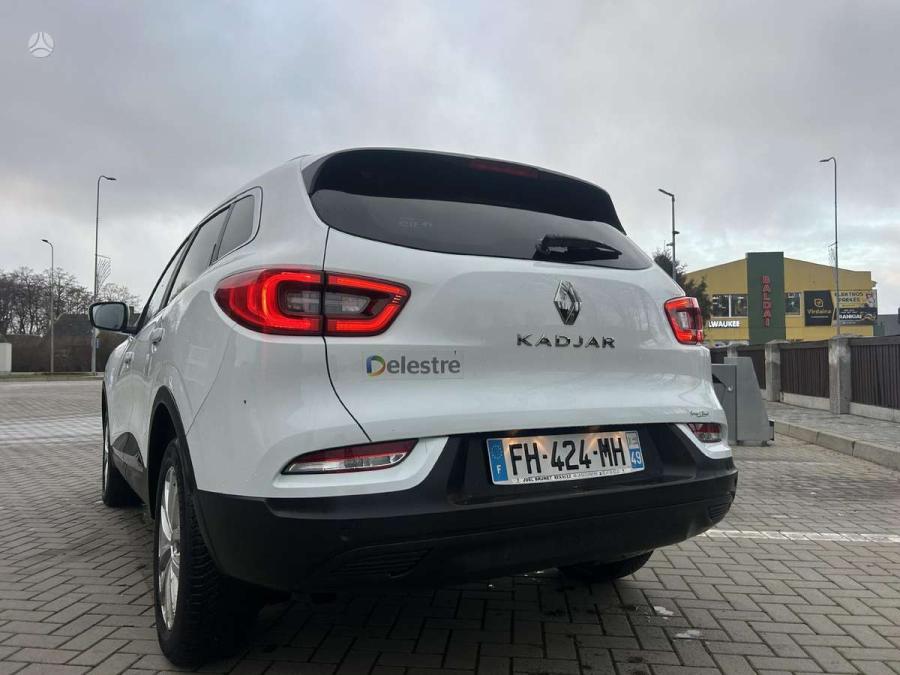 White Renault Kadjar 2019 in Taurage, with an engine capacity of 1.46 L and mileage of 180 thousand km for 8850 €, photo 10 on AUTOMOTO.COM.LV