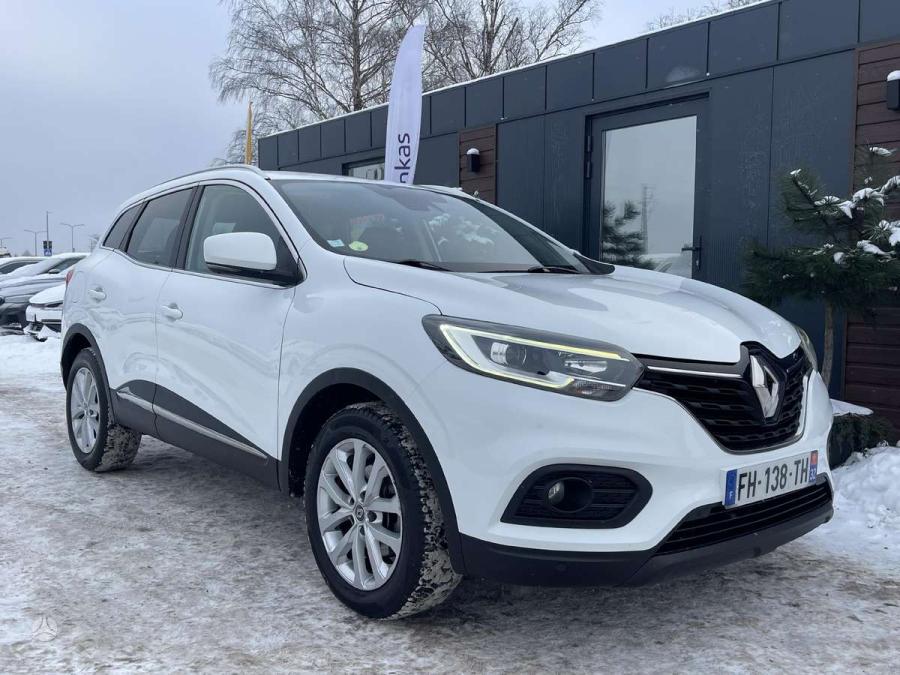 White Renault Kadjar 2019 in Taurage, with an engine capacity of 1.46 L and mileage of 210 thousand km for 10300 €, photo 3 on AUTOMOTO.COM.LV