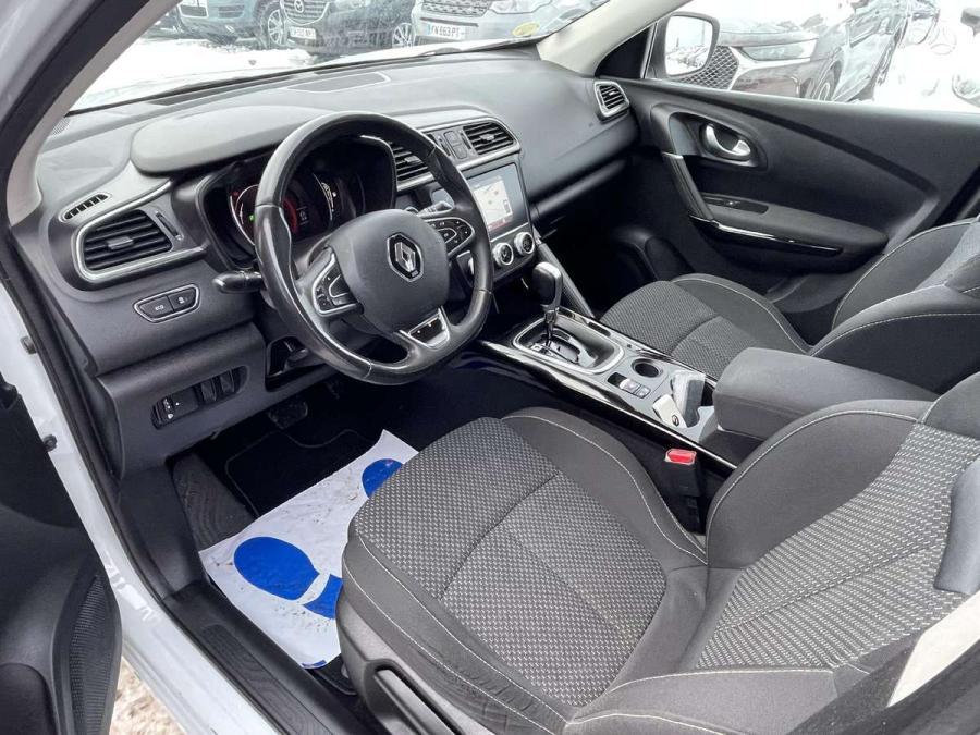 White Renault Kadjar 2019 in Taurage, with an engine capacity of 1.46 L and mileage of 210 thousand km for 10300 €, photo 9 on AUTOMOTO.COM.LV
