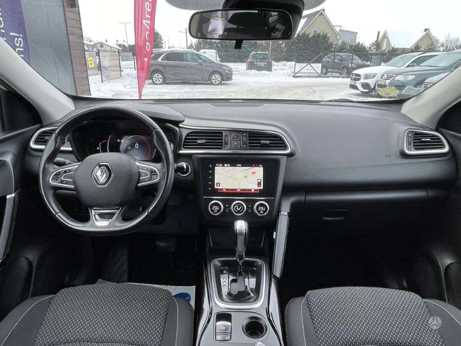 White Renault Kadjar 2019 in Taurage, with an engine capacity of 1.46 L and mileage of 210 thousand km for 10300 €, photo 18 on AUTOMOTO.COM.LV
