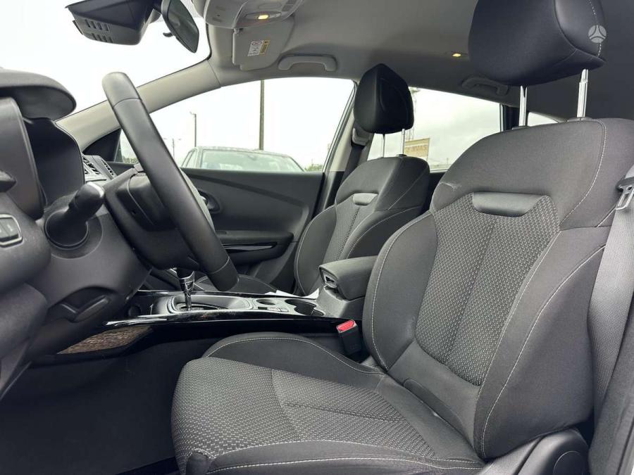 White Renault Kadjar 2019 in Vilnius, with an engine capacity of 1.46 L and mileage of 188 thousand km for 10889 €, photo 10 on AUTOMOTO.COM.LV