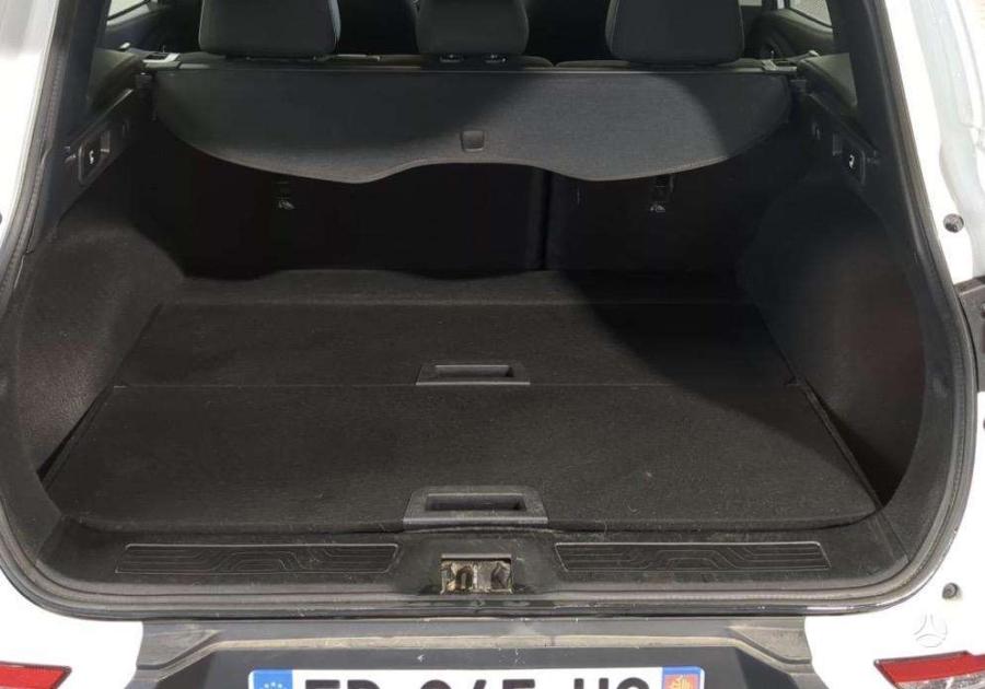 White Renault Kadjar 2020 in Vilnius, with an engine capacity of 1.46 L and mileage of 186 thousand km for 12099 €, photo 6 on AUTOMOTO.COM.LV