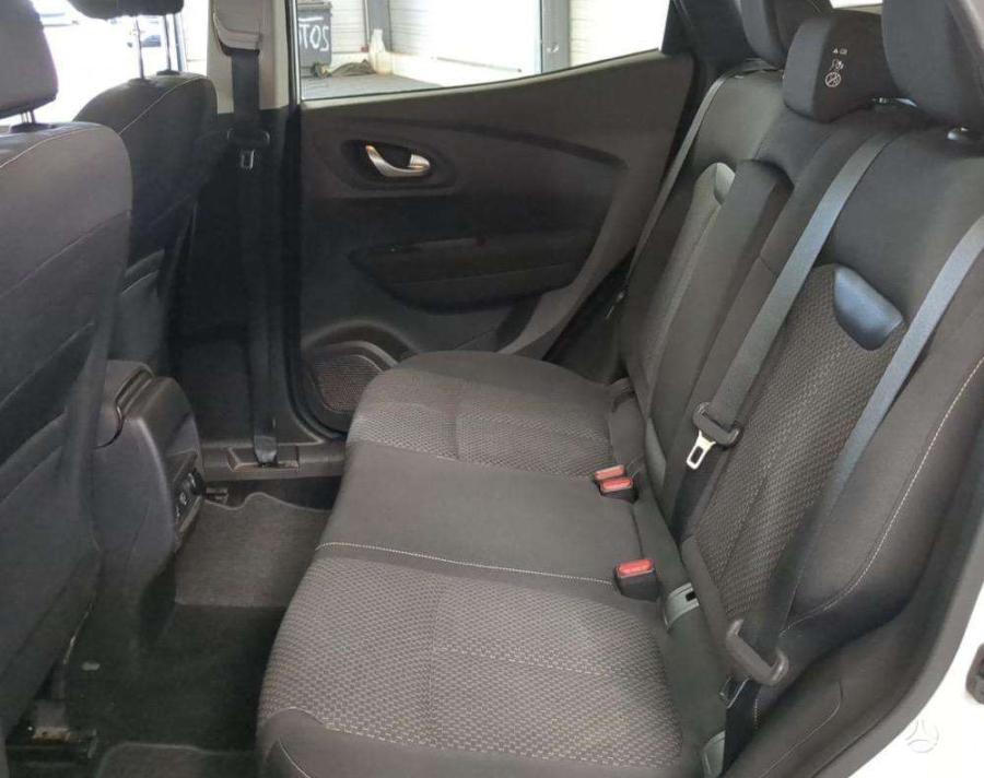 White Renault Kadjar 2020 in Vilnius, with an engine capacity of 1.46 L and mileage of 186 thousand km for 12099 €, photo 8 on AUTOMOTO.COM.LV