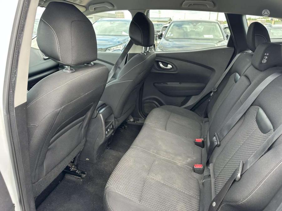 White Renault Kadjar 2020 in Vilnius, with an engine capacity of 1.46 L and mileage of 199 thousand km for 12099 €, photo 11 on AUTOMOTO.COM.LV