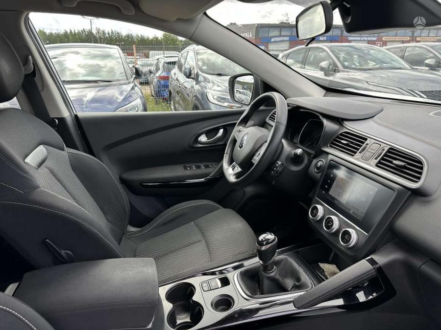 White Renault Kadjar 2020 in Vilnius, with an engine capacity of 1.46 L and mileage of 199 thousand km for 12099 €, photo 14 on AUTOMOTO.COM.LV