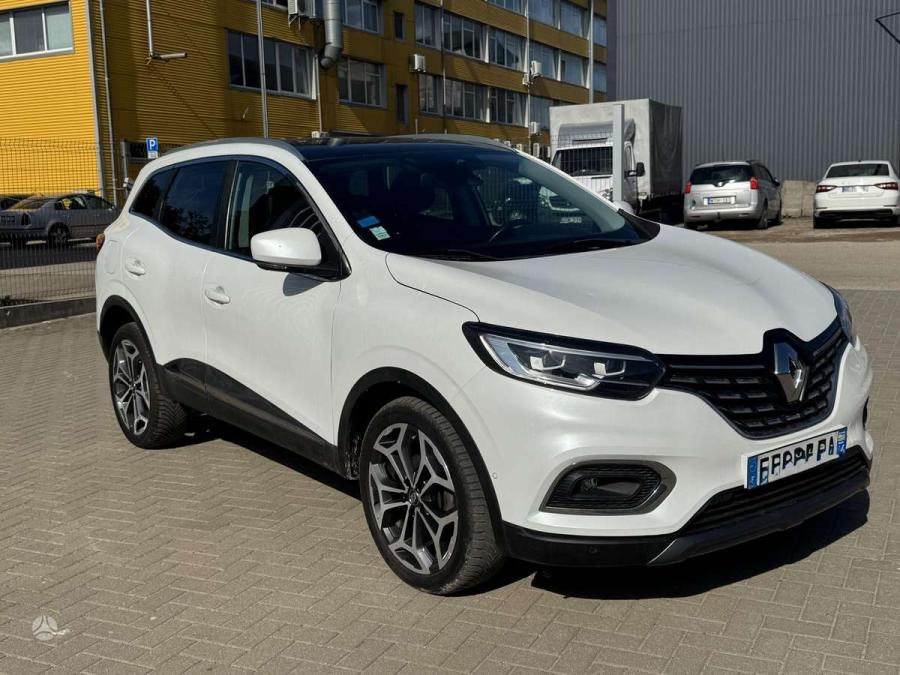 White Renault Kadjar 2020 in Taurage, with an engine capacity of 1.75 L and mileage of 246 thousand km for 8750 €, photo 3 on AUTOMOTO.COM.LV