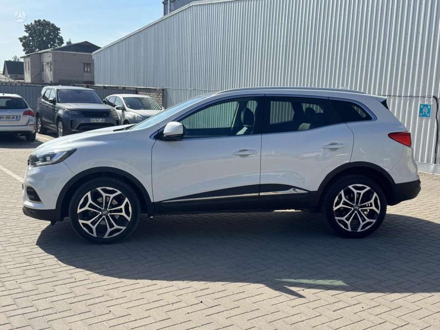 White Renault Kadjar 2020 in Taurage, with an engine capacity of 1.75 L and mileage of 246 thousand km for 8750 €, photo 4 on AUTOMOTO.COM.LV