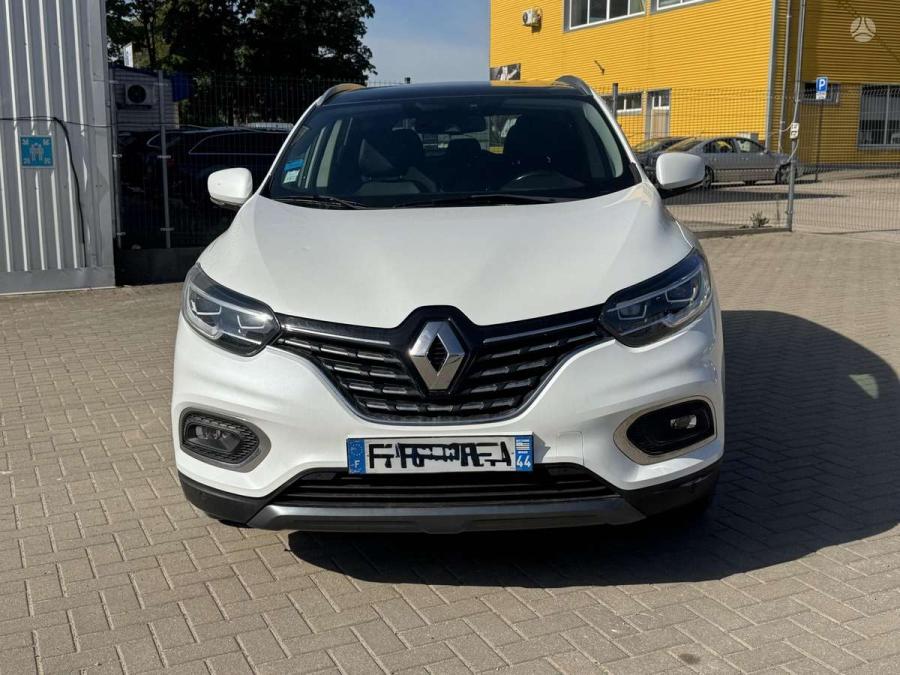 White Renault Kadjar 2020 in Taurage, with an engine capacity of 1.75 L and mileage of 246 thousand km for 8750 €, photo 6 on AUTOMOTO.COM.LV