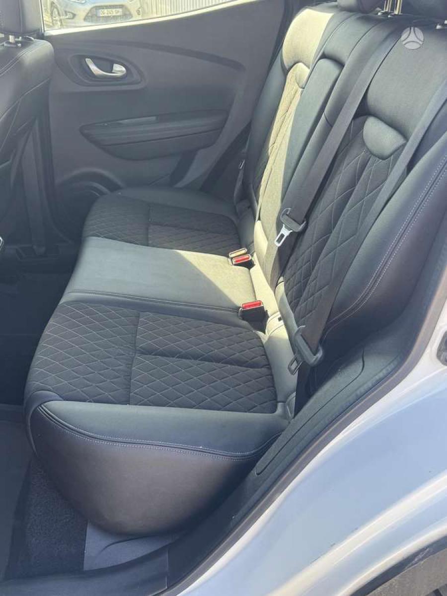 White Renault Kadjar 2020 in Taurage, with an engine capacity of 1.75 L and mileage of 246 thousand km for 8750 €, photo 10 on AUTOMOTO.COM.LV