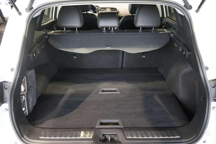 White Renault Kadjar 2021 in Vilnius, with an engine capacity of 1.33 L and mileage of 94 thousand km for 16900 €, photo 14 on AUTOMOTO.COM.LV