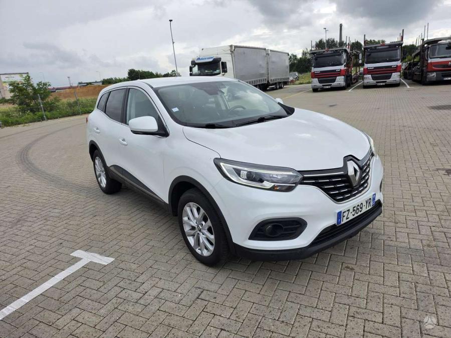 White Renault Kadjar 2021 in Taurage, with an engine capacity of 1.46 L and mileage of 250 thousand km for 9300 €, photo 3 on AUTOMOTO.COM.LV