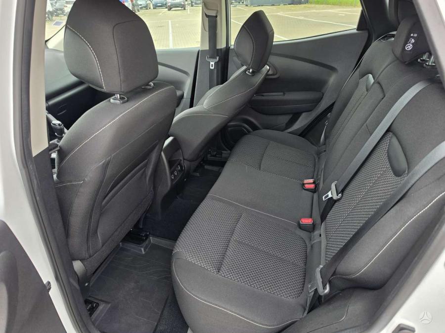 White Renault Kadjar 2021 in Taurage, with an engine capacity of 1.46 L and mileage of 250 thousand km for 9300 €, photo 6 on AUTOMOTO.COM.LV