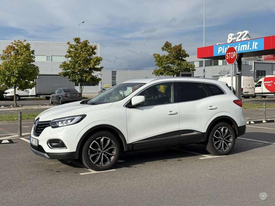 Белый Рено Kadjar 2021 в Вильнюс, объемом двигателя 1.33 л и пробегом 84 тыс. км за 14600 €, фото 1 на AUTOMOTO.COM.LV