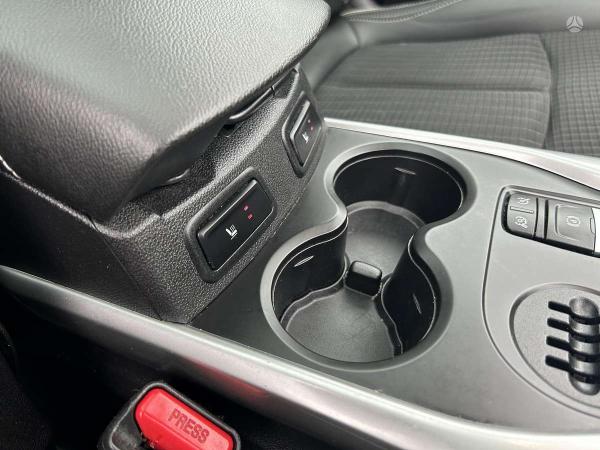 Balts Renault Kadjar 2016 Tauragė, ar dzinēja tilpumu 1.46 L un nobraukumu 211 tūkst. km par 7500 €, foto 6 vietnē AUTOMOTO.COM.LV