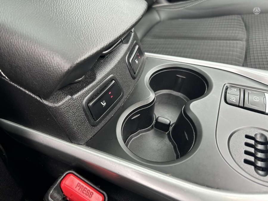 Белый Рено Kadjar 2016 в Таураге, объемом двигателя 1.46 л и пробегом 211 тыс. км за 7500 €, фото 7 на AUTOMOTO.COM.LV