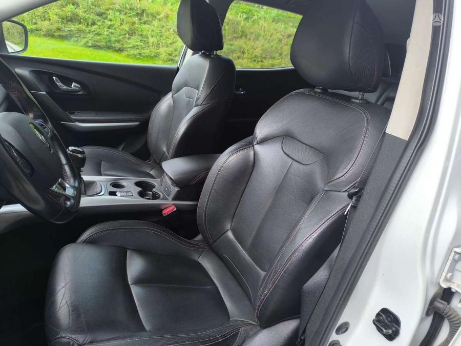 Белый Рено Kadjar 2017 в Вильнюс, объемом двигателя 1.20 л и пробегом 152 тыс. км за 8700 €, фото 21 на AUTOMOTO.COM.LV