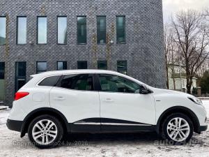 White Renault Kadjar 2019 in Tallinn, with an engine capacity of 1.50 L and mileage of 179 thousand km for 13990 €, photo 8 on AUTOMOTO.COM.LV