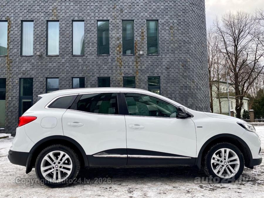 White Renault Kadjar 2019 in Tallinn, with an engine capacity of 1.50 L and mileage of 179 thousand km for 13990 €, photo 8 on AUTOMOTO.COM.LV