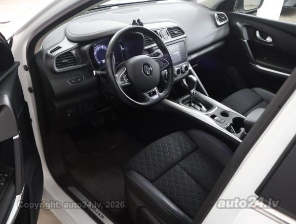 White Renault Kadjar 2019 in Tallinn, with an engine capacity of 1.30 L and mileage of 94 thousand km for 13900 €, photo 9 on AUTOMOTO.COM.LV