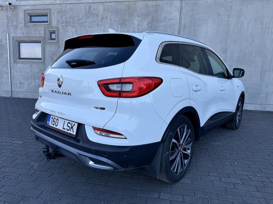 White Renault Kadjar 2019 in Tallinn, with an engine capacity of 1.50 L and mileage of 178 thousand km for 12500 €, photo 18 on AUTOMOTO.COM.LV