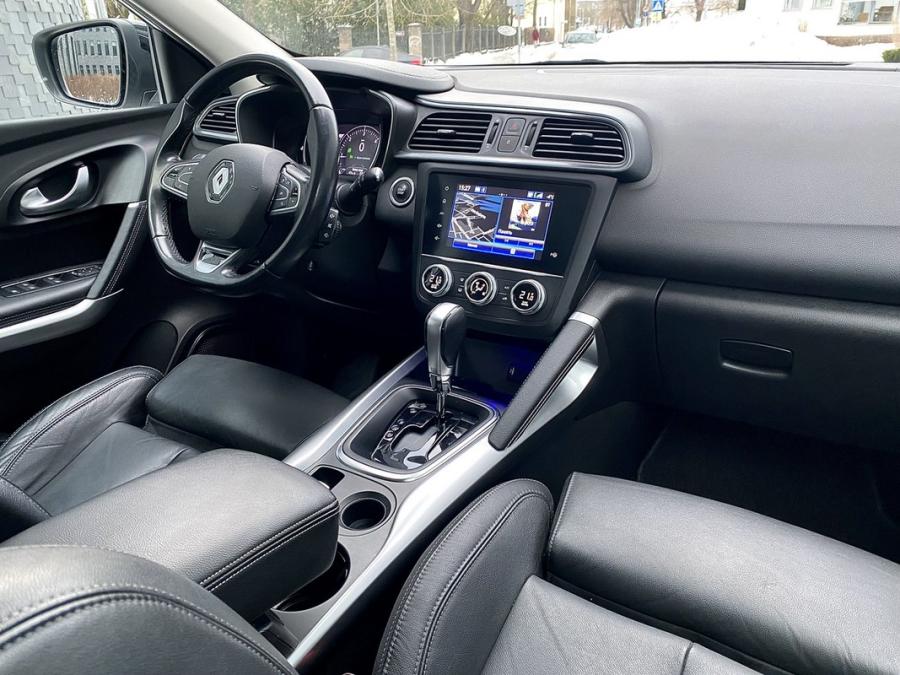 White Renault Kadjar 2019 in Tallinn, with an engine capacity of 1.50 L and mileage of 178 thousand km for 12500 €, photo 21 on AUTOMOTO.COM.LV