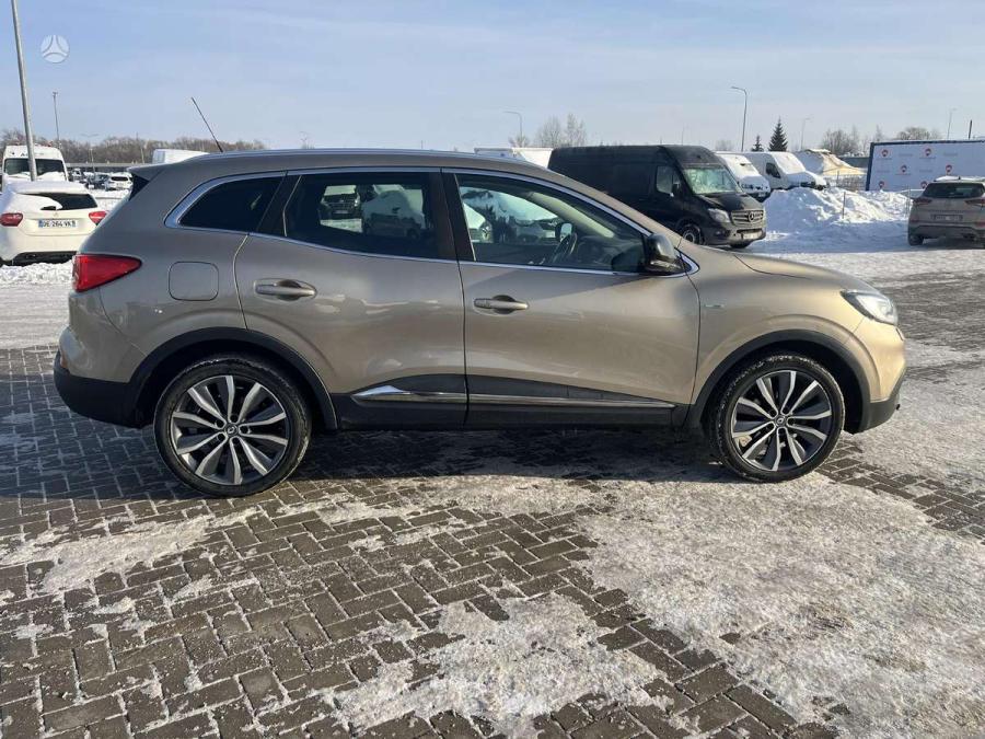 Yellow Renault Kadjar 2016 in Taurage, with an engine capacity of 1.46 L and mileage of 260 thousand km for 8800 €, photo 5 on AUTOMOTO.COM.LV