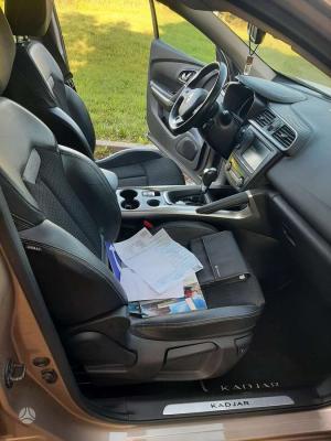 Dzeltens Renault Kadjar 2017 Telšiai, ar dzinēja tilpumu 1.20 L un nobraukumu 82 tūkst. km par 9200 €, foto 29 vietnē AUTOMOTO.COM.LV