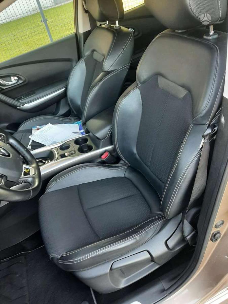 Dzeltens Renault Kadjar 2017 Telšiai, ar dzinēja tilpumu 1.20 L un nobraukumu 82 tūkst. km par 9200 €, foto 37 vietnē AUTOMOTO.COM.LV