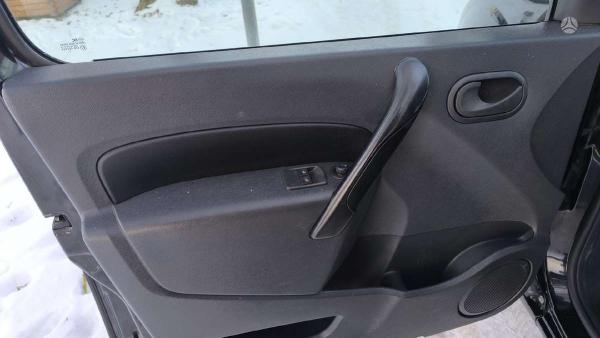 Black Renault Kangoo 2015 in Kursenai, with an engine capacity of 1.46 L and mileage of 215 thousand km for 5800 €, photo 11 on AUTOMOTO.COM.LV