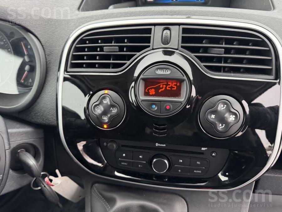 Melns Renault Kangoo 2016 Ogre, ar dzinēja tilpumu 1.50 L un nobraukumu 232 tūkst. km par 4999 €, foto 18 vietnē AUTOMOTO.COM.LV
